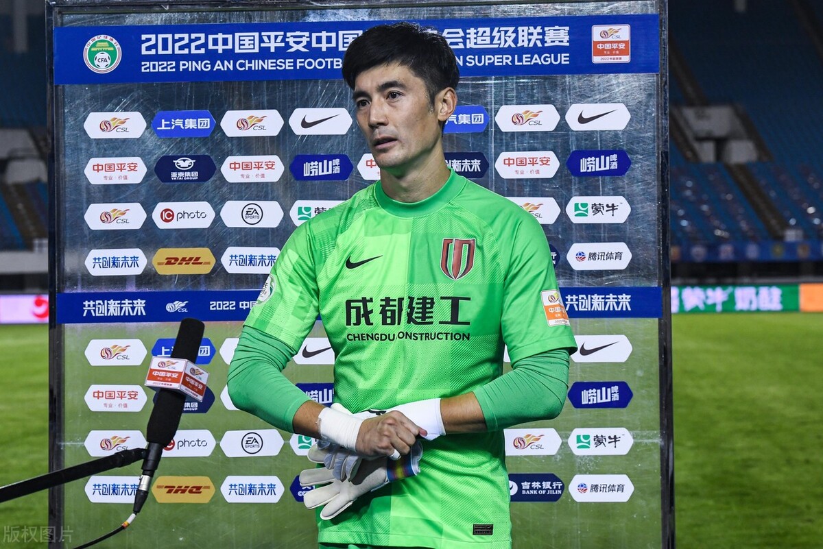 Why does Geng Xiaofeng become more and more demonic as he gets older?I ...