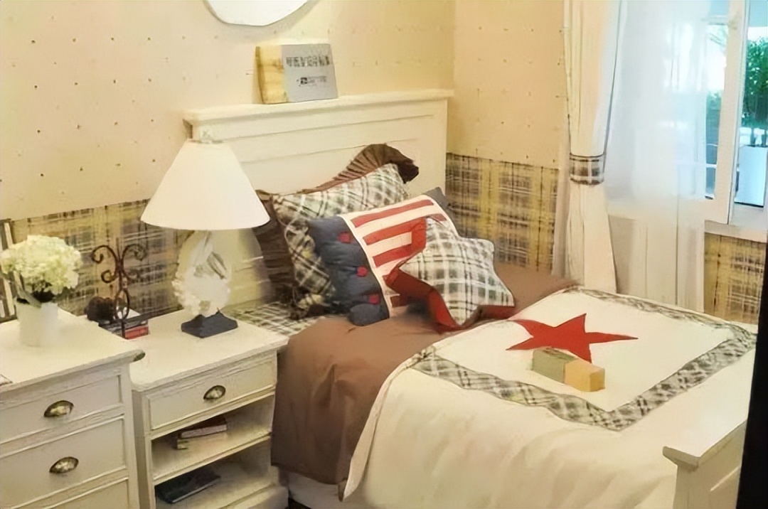 Practical and beautiful children's room decoration case - iNEWS