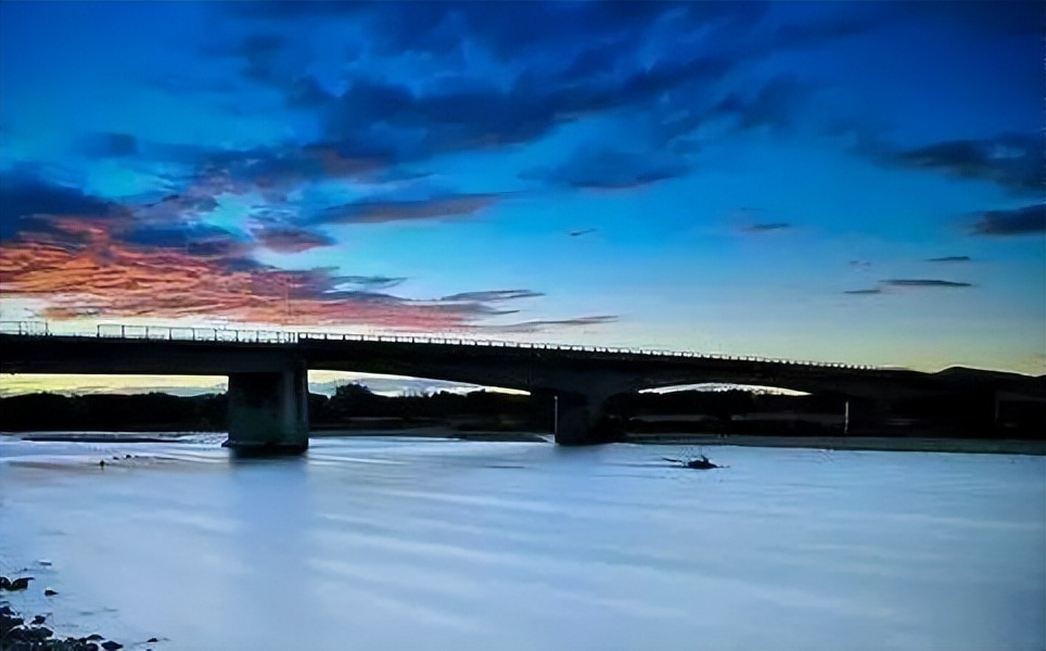 Got tricked?Honduras built a bridge, a strong wind passed, the bridge ...