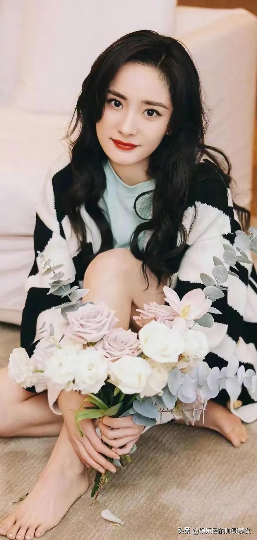 Yang Mi's 8 beautiful photos, Zhang Zhang is a collector's edition - iNEWS