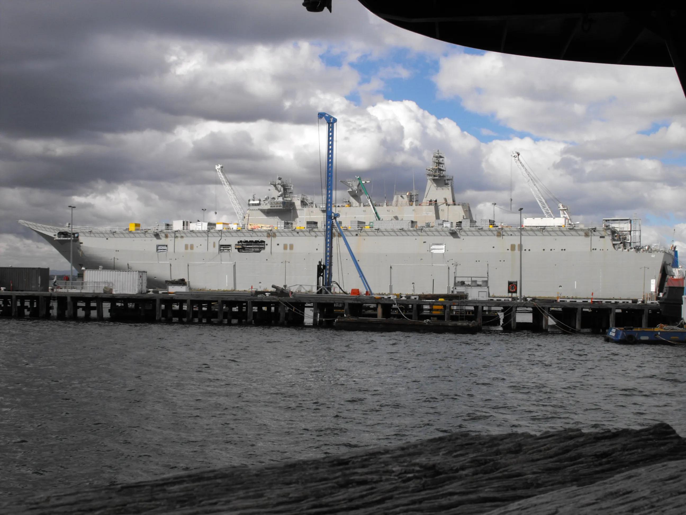 Atlas of "Canberra" class amphibious assault ships (118 pictures) - iNEWS