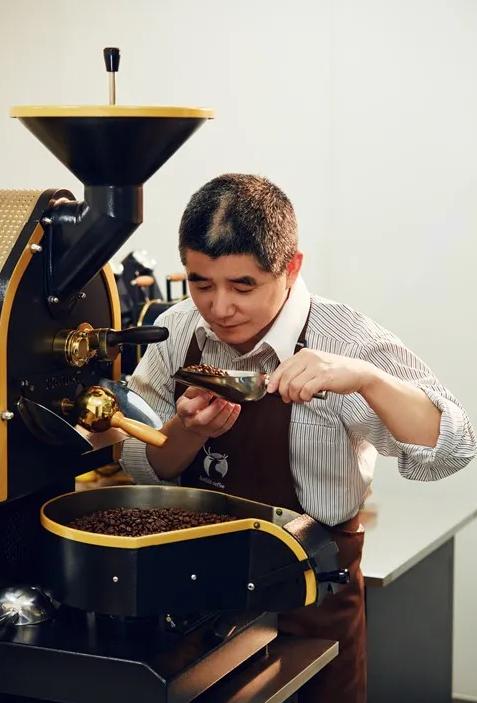 Ruixing Coffee Zhou Weiming: How did the explosive product with monthly ...