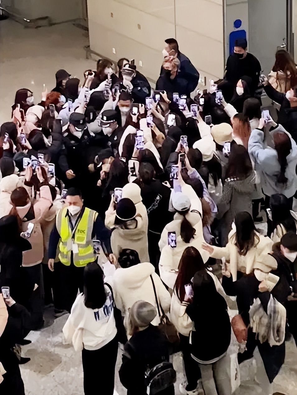 The frequent phenomenon of abnormal star chasing is the tragedy of the ...