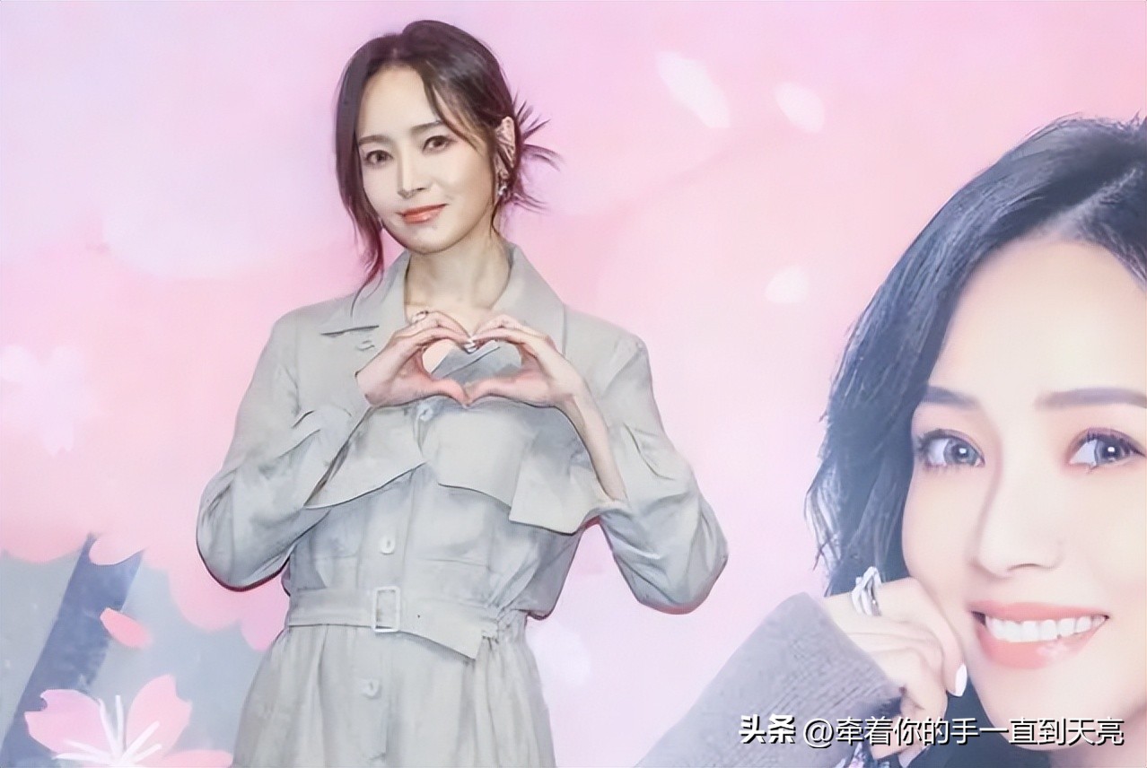 Little S congratulates Patty Hou for publishing the book, and at the ...