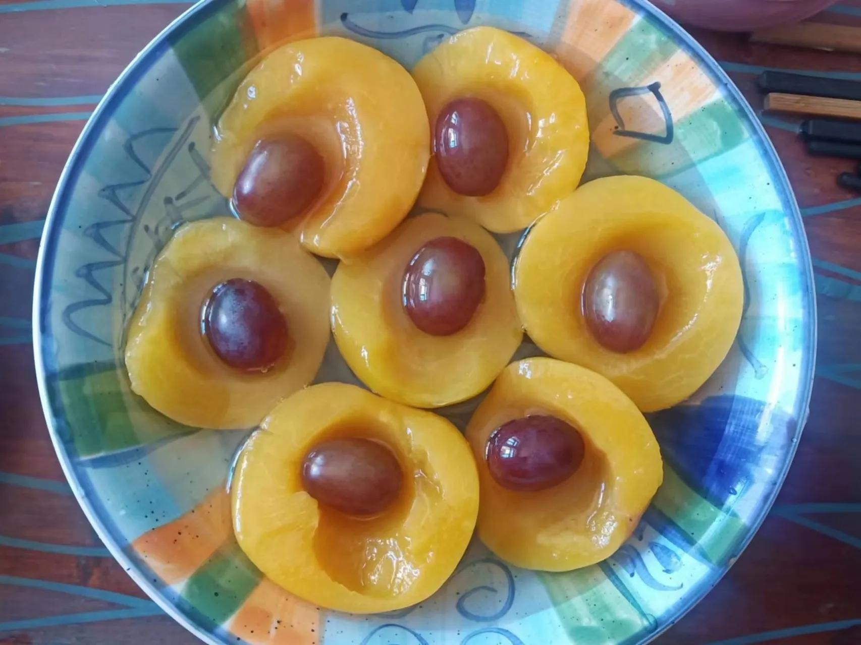 The Mid-Autumn Festival banquet for a family of five in rural Dalian ...