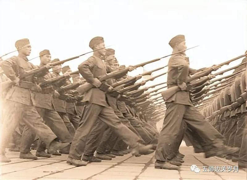 The service cap (boat-shaped cap) with the shortest service life in the ...