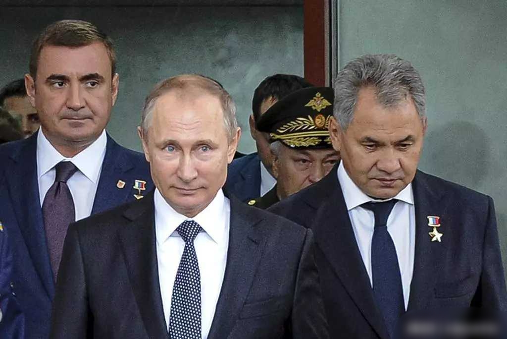 The Russian mutiny exploded again, Sulovkin was suddenly arrested, and ...