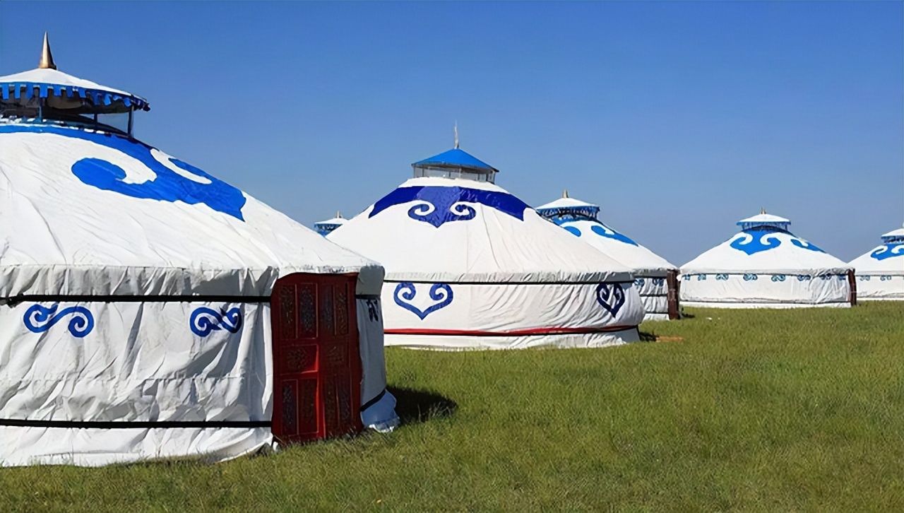 Why do tourists call out the yurts with ethnic characteristics after ...