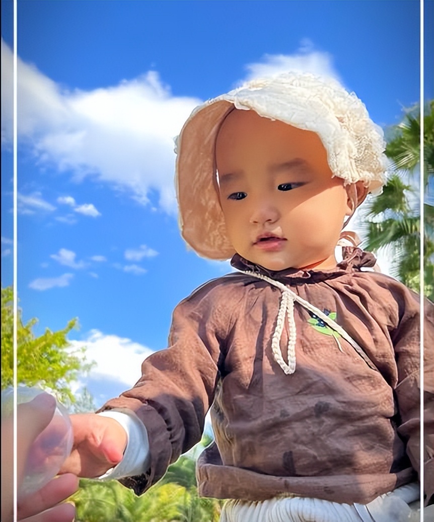 Haiha Jinxi held up Li Xia with both hands, traveled the mountains and ...