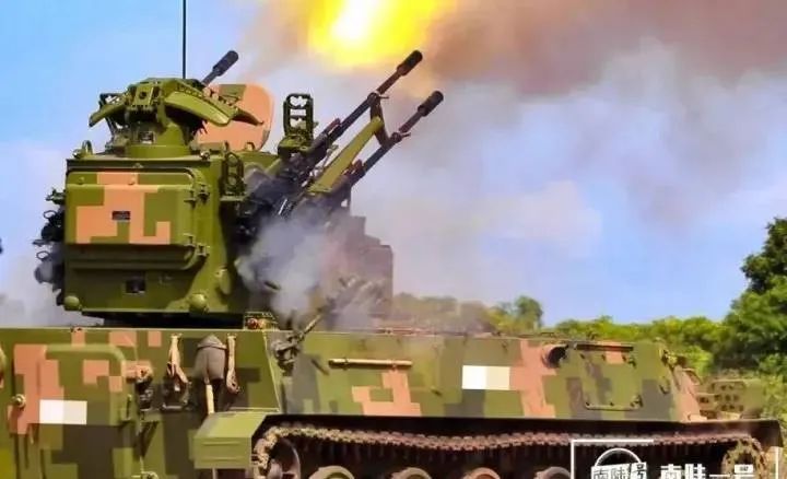 The Baidi space fighter successfully passed through the atmosphere ...