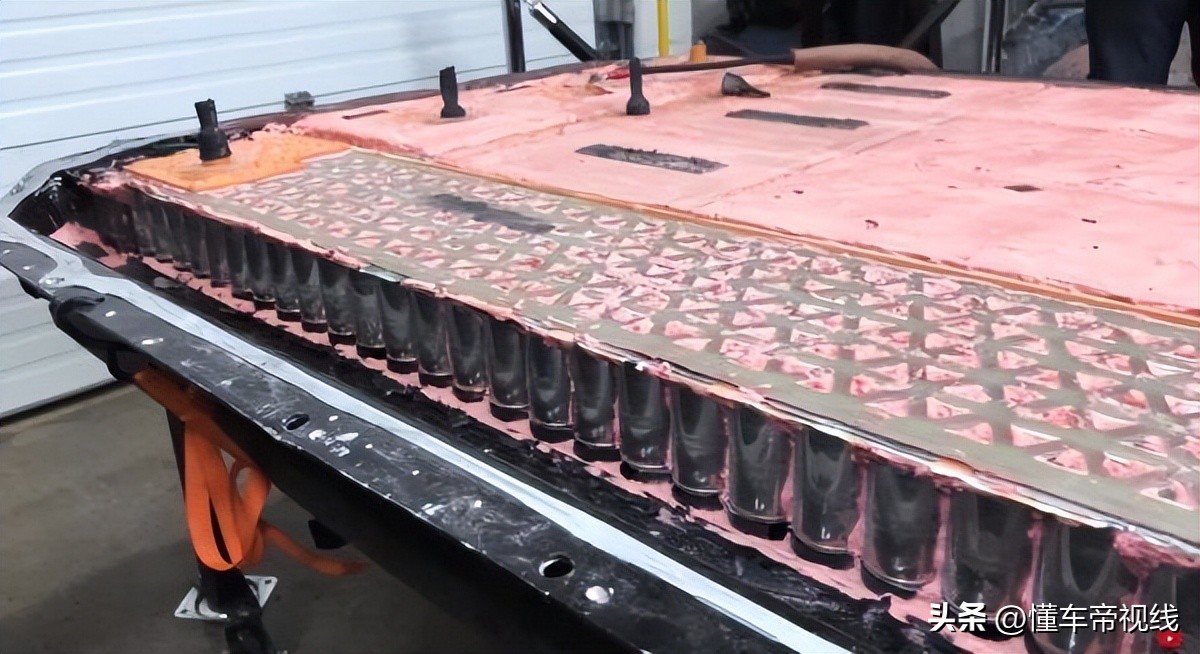 Tesla 4680 battery was disassembled, and the American professional team ...