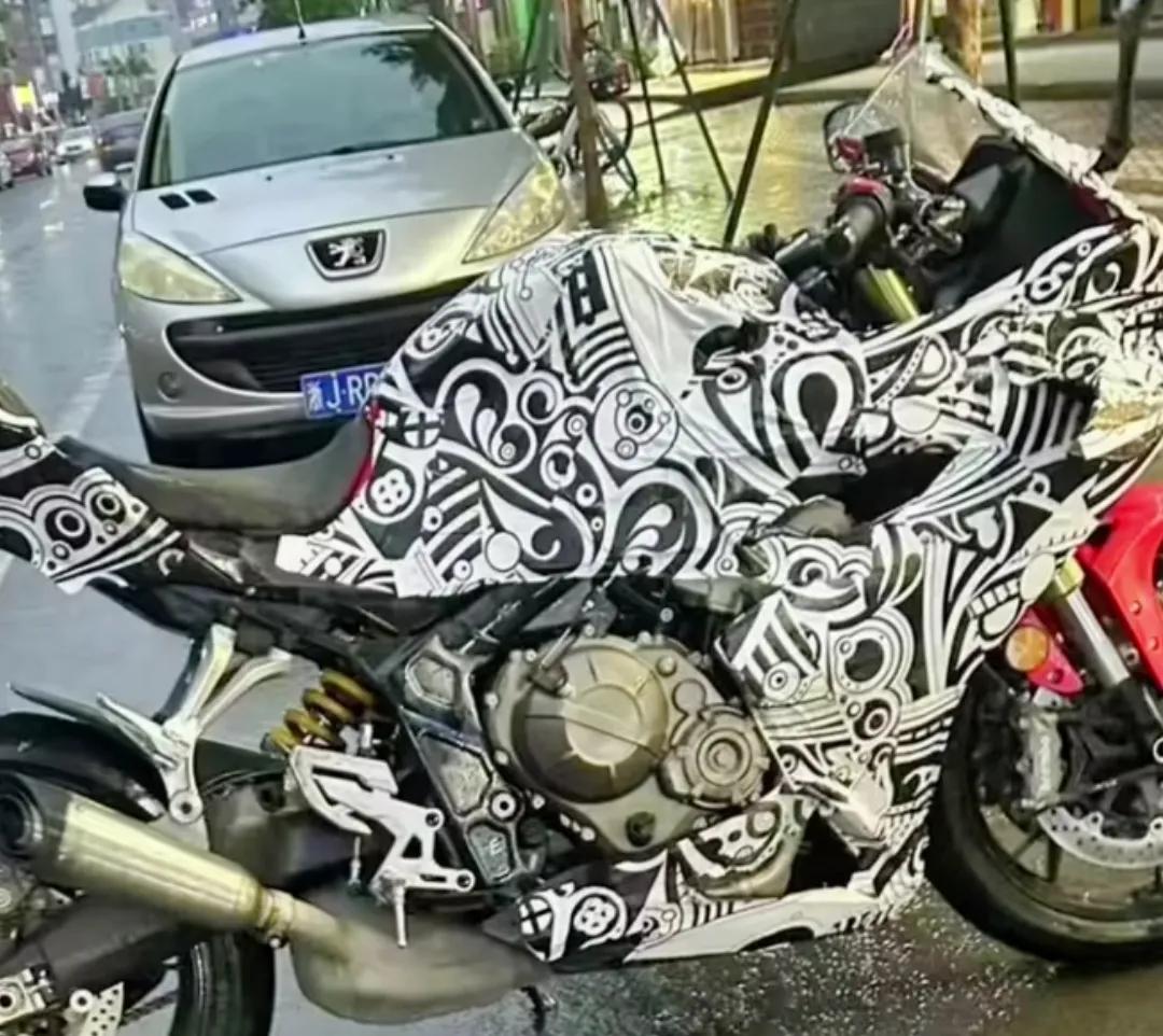 Excelle 450RR has not been happy for a long time, Qianjiang Sai 650 is ...