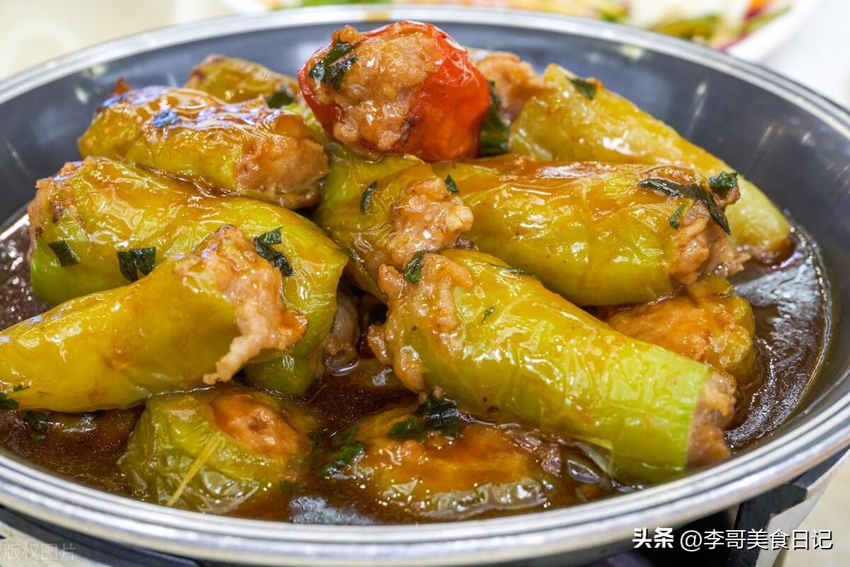 A must-have meal for the family, green pepper stuffed meat, teach you ...