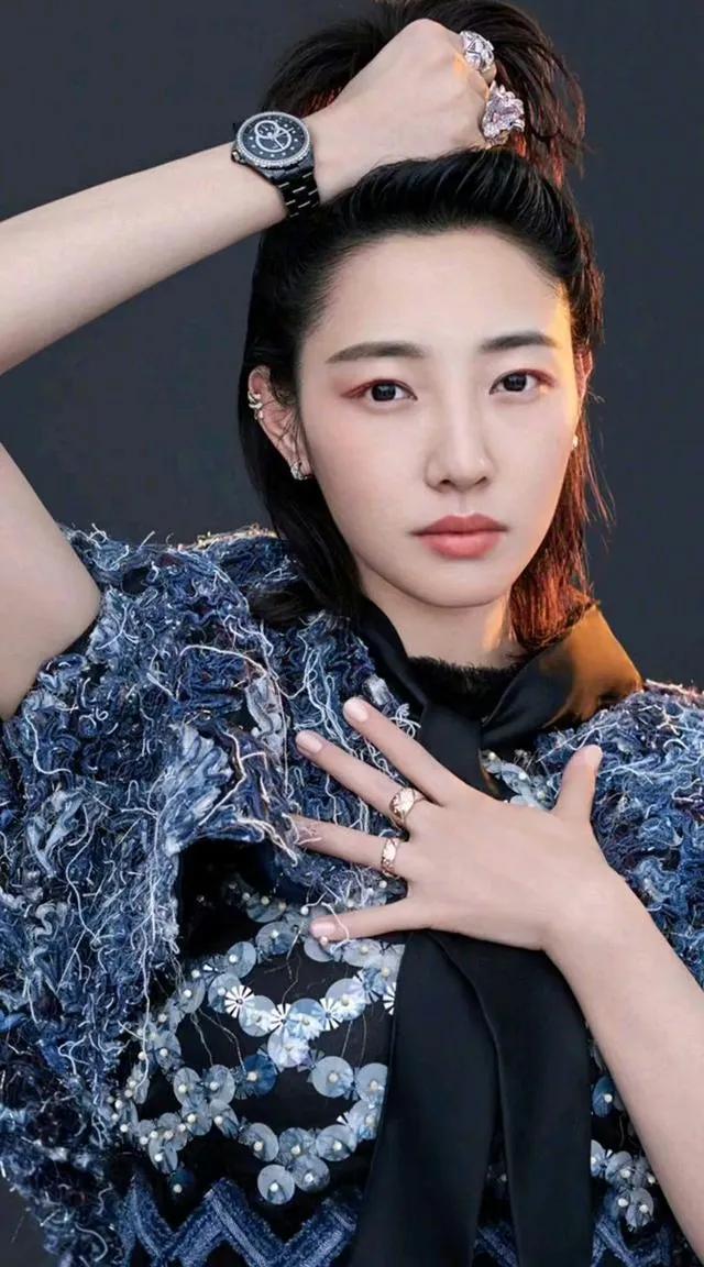 Collection photos ~ Bai Baihe - iNEWS