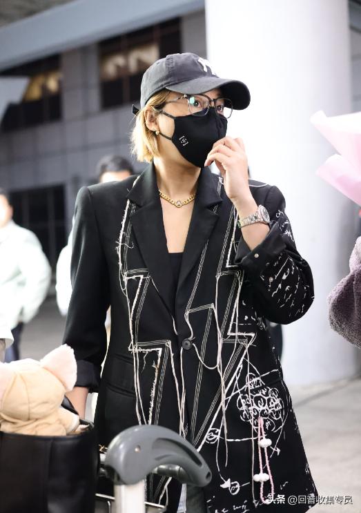 Sister Lang 4 The seductive heroine Ellie who invited home with a kick ...