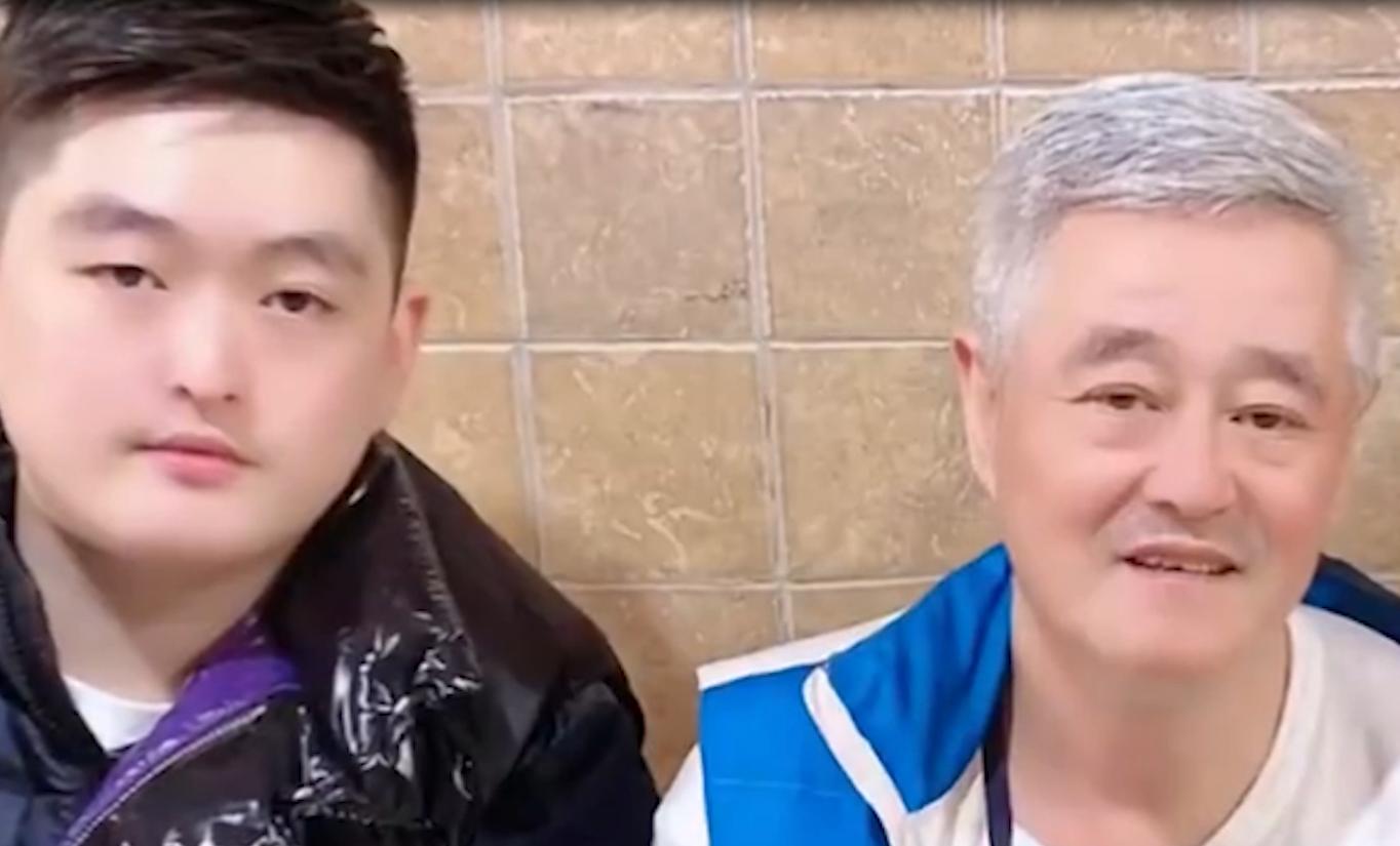 Zhao Yinan: He was favored by Zhao Benshan, flaunting his wealth with a ...
