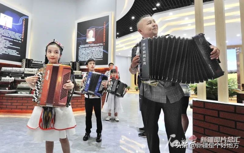 Tacheng Accordion Museum: melodious music attracts visitors - iNEWS