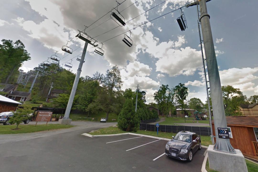 American woman falls from 9 meters in cable car - iNEWS
