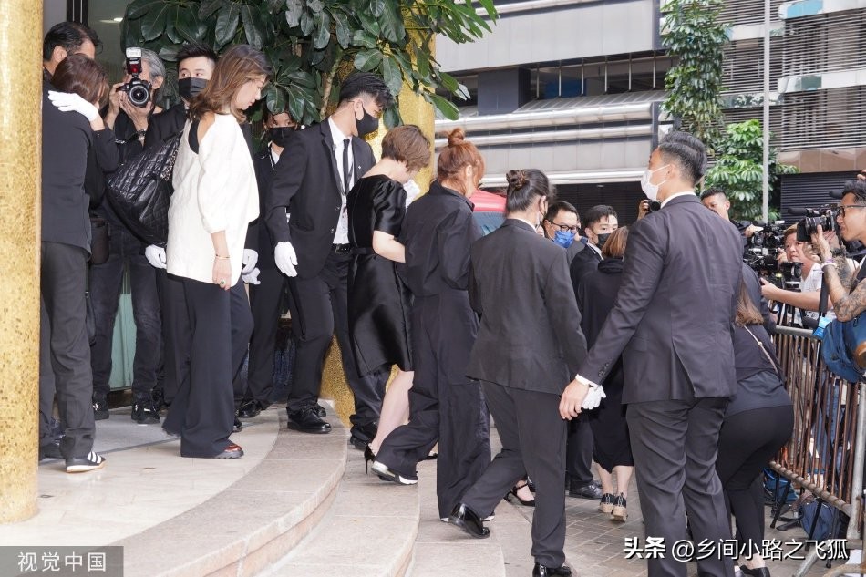 Coco Lee funeral in Hong Kong, sister Li Silin, Li Qiulin and other ...