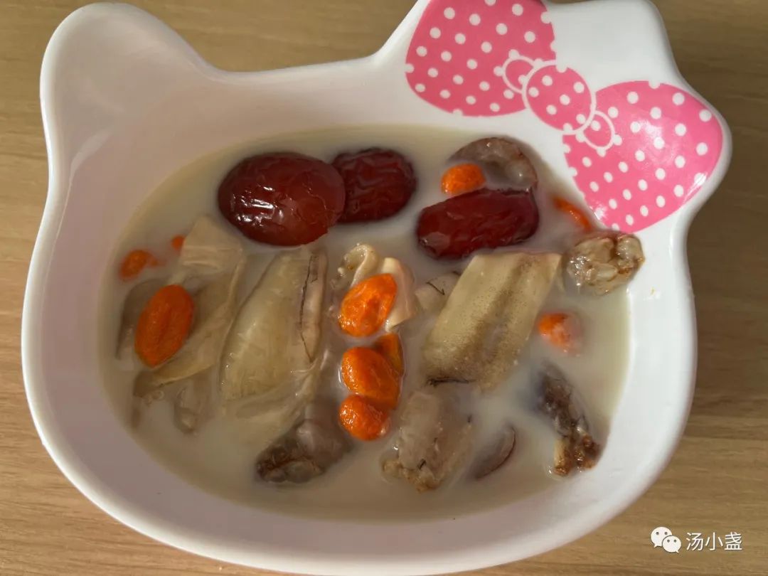 Fish Maw, Red Dates and Wolfberry Milk - iNEWS
