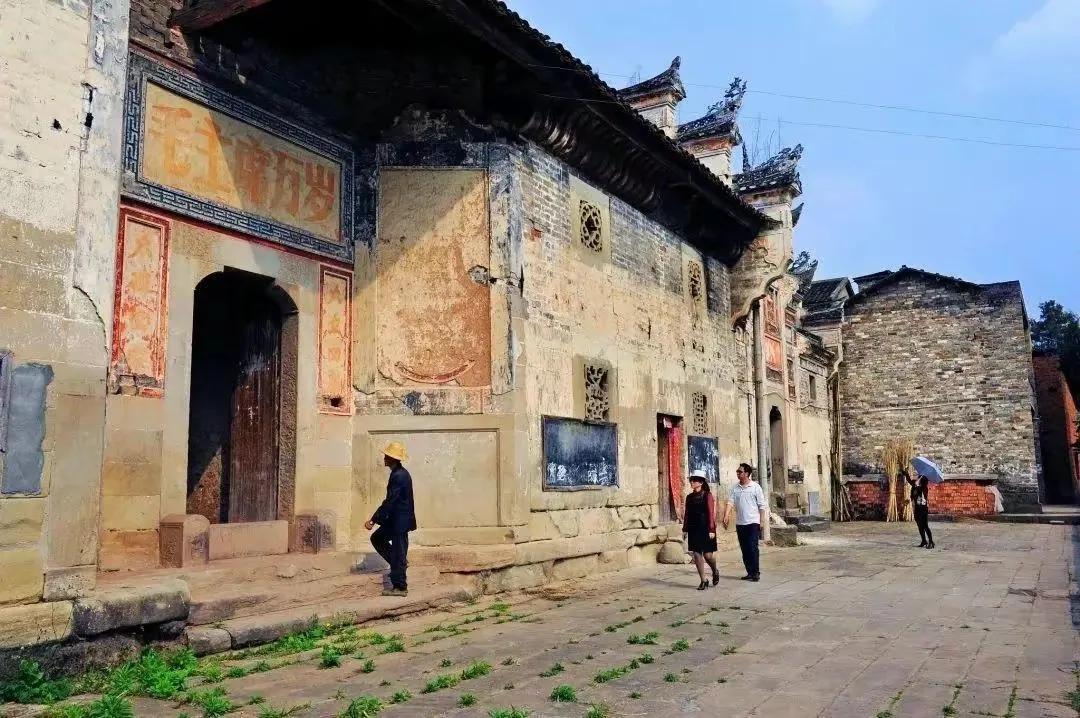 Peng's Ancestral Hall in Liming Ancient Village - iMedia