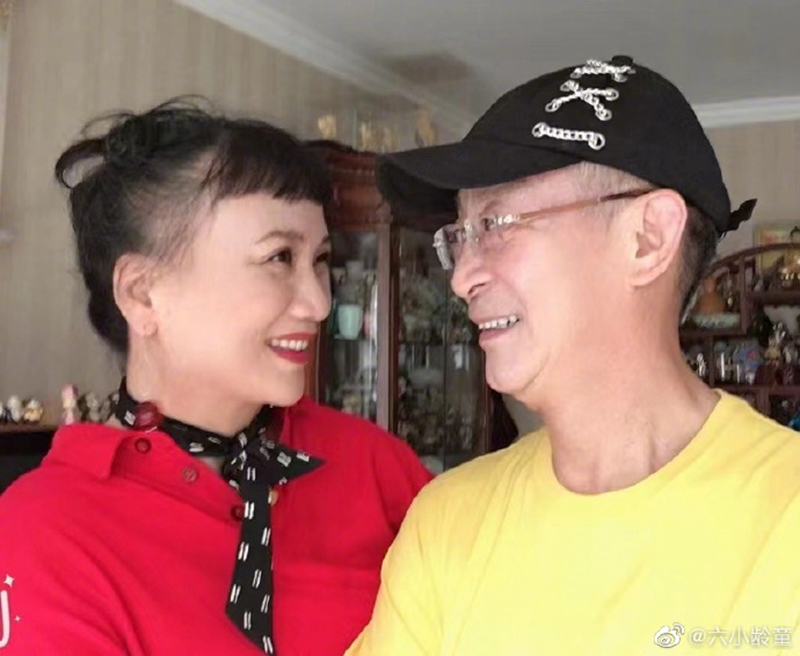 New photos of 63-year-old Liu Xiaoling Tong and his wife Yu Hong. The ...