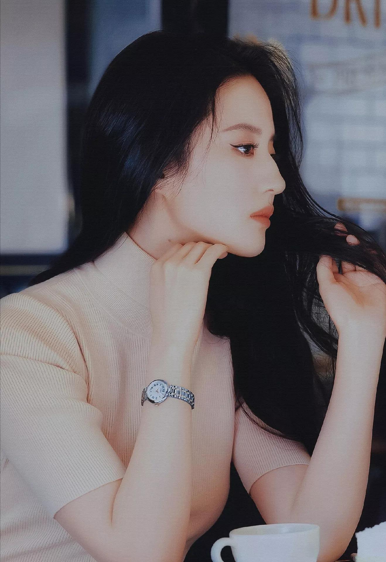Angel Liu Yifei - iNEWS