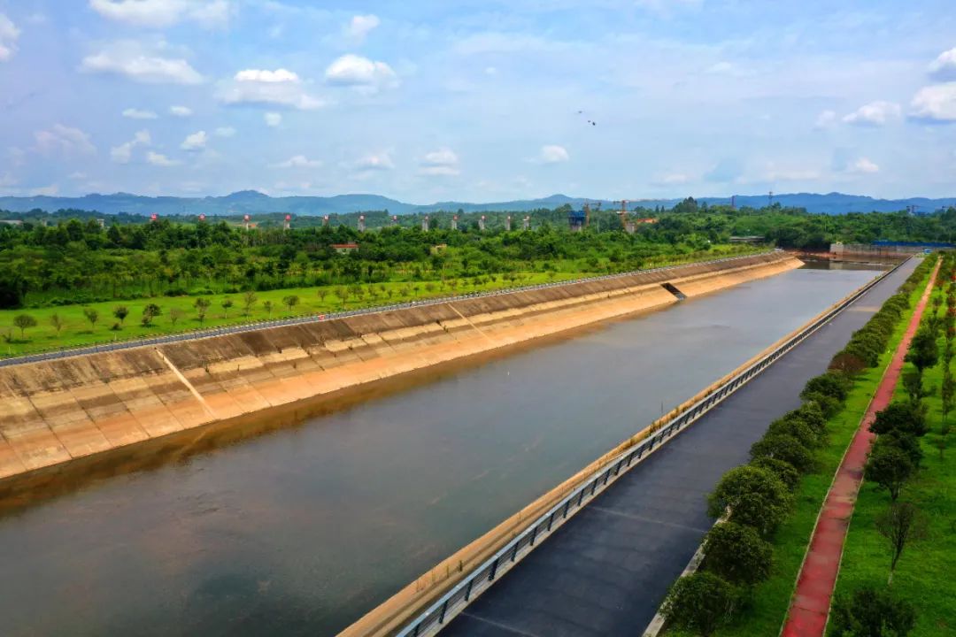 Chengdu, Sichuan: The planning and design of Luxi River and Dongfeng ...
