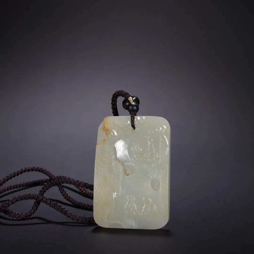 Qing Dynasty-Xinjiang Hetian Jade Seed Material Character Story Wearing Badge - iNEWS