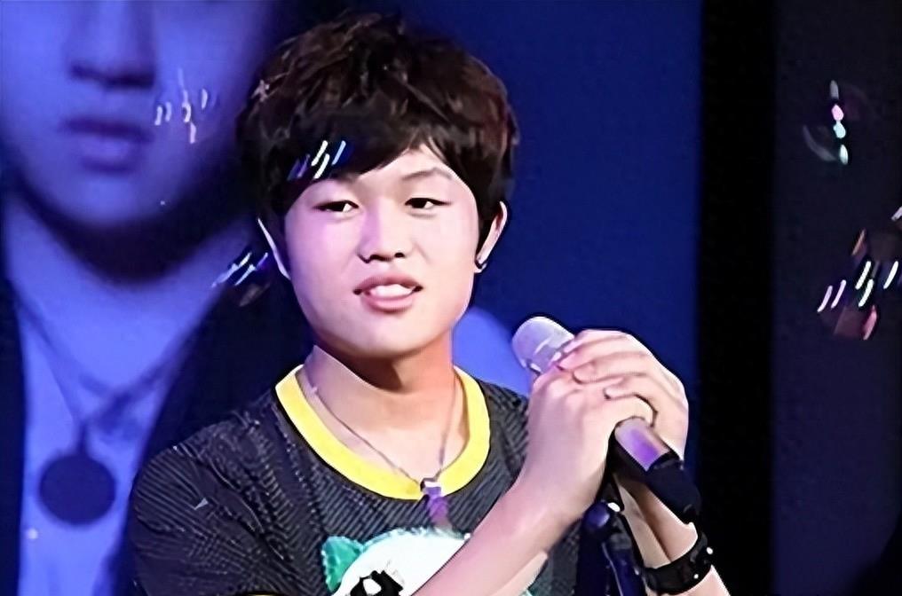 Li Shuangjiang, the King of Red Songs: Broken Dreams and Family Love ...