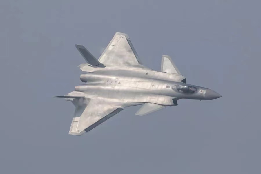 Dancing Wings: The Sky Game Between J-16 Fighter Fighter and US ...