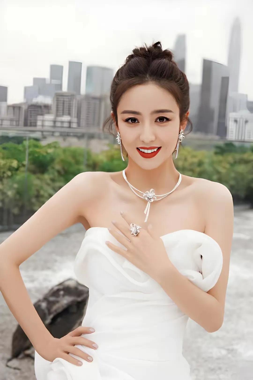 Share pictures - beautiful beauty Tong Liya - iNEWS