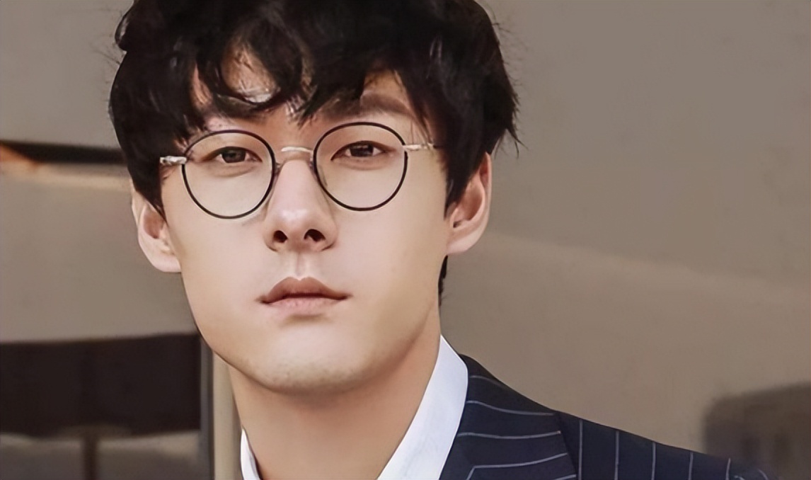 Song Qian and Song Weilong staged a sister-brother relationship, their ...