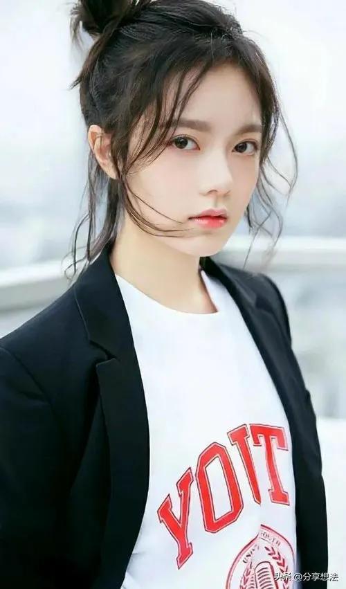 Zhao Jinmai's latest wallpaper, pure and lovely, makes people ...