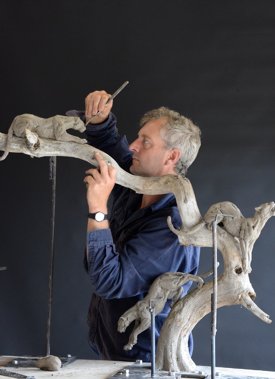 Hamish Mackie's vibrant animal sculptures - iNEWS