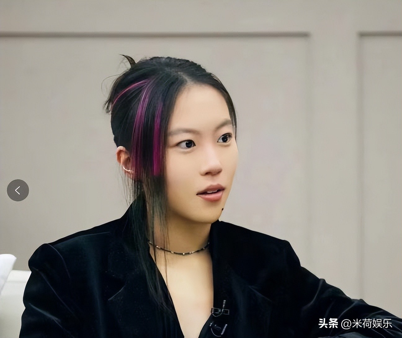 Dou Jingtong's singing ability is less than one-tenth of Dou Wei's. How ...