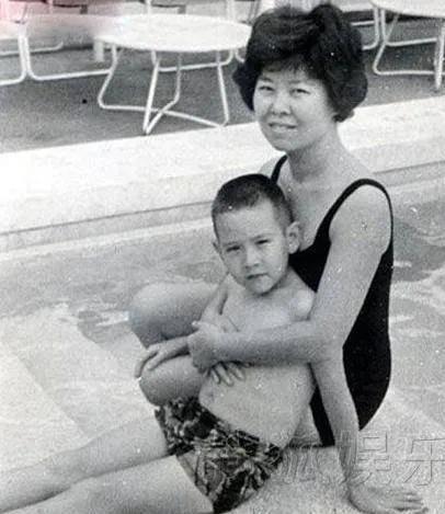 Explore the story behind the photo ~ Seeing this old photo reminds me ...