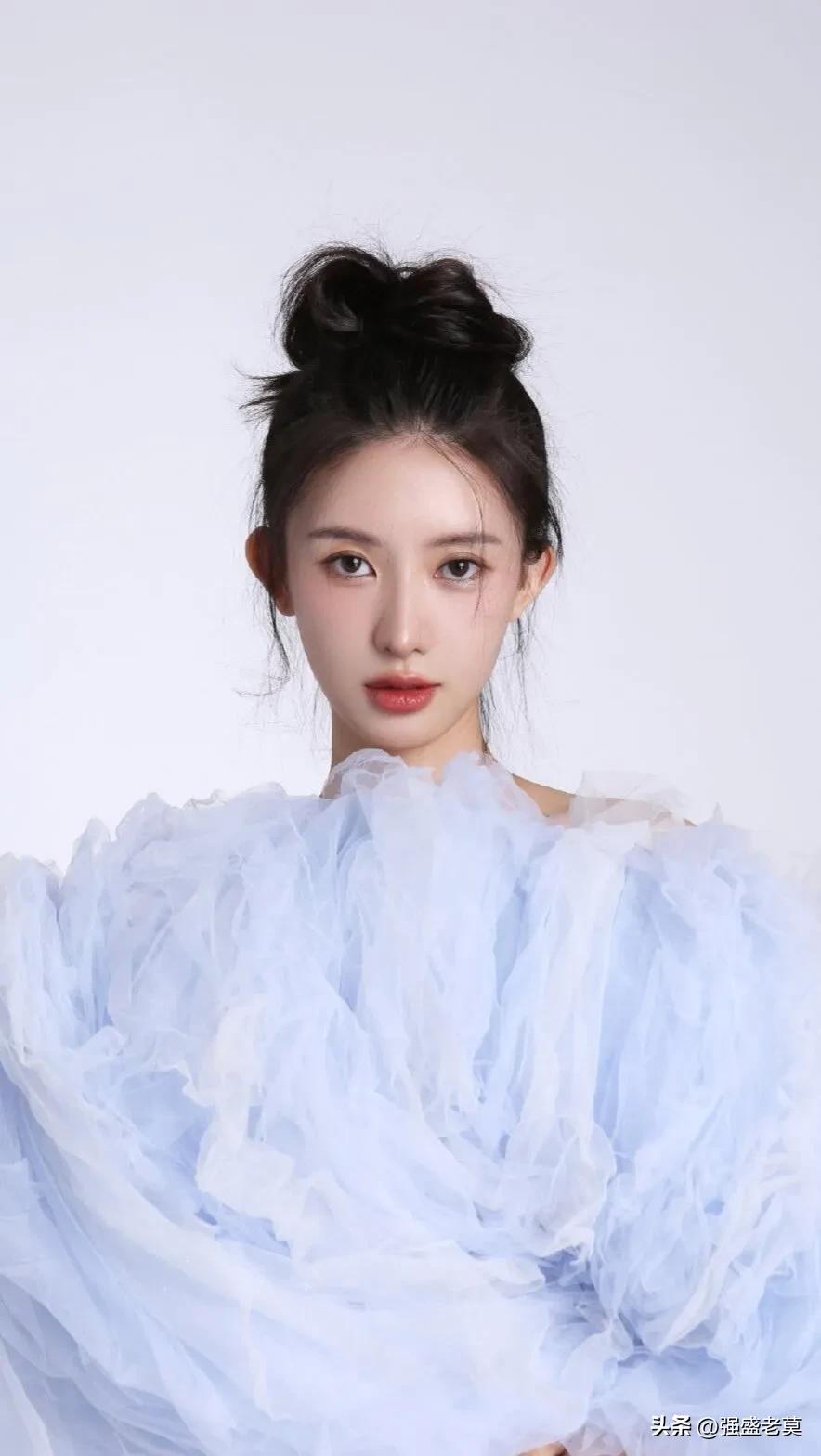 Li Yizhen's amazing photo - iNEWS