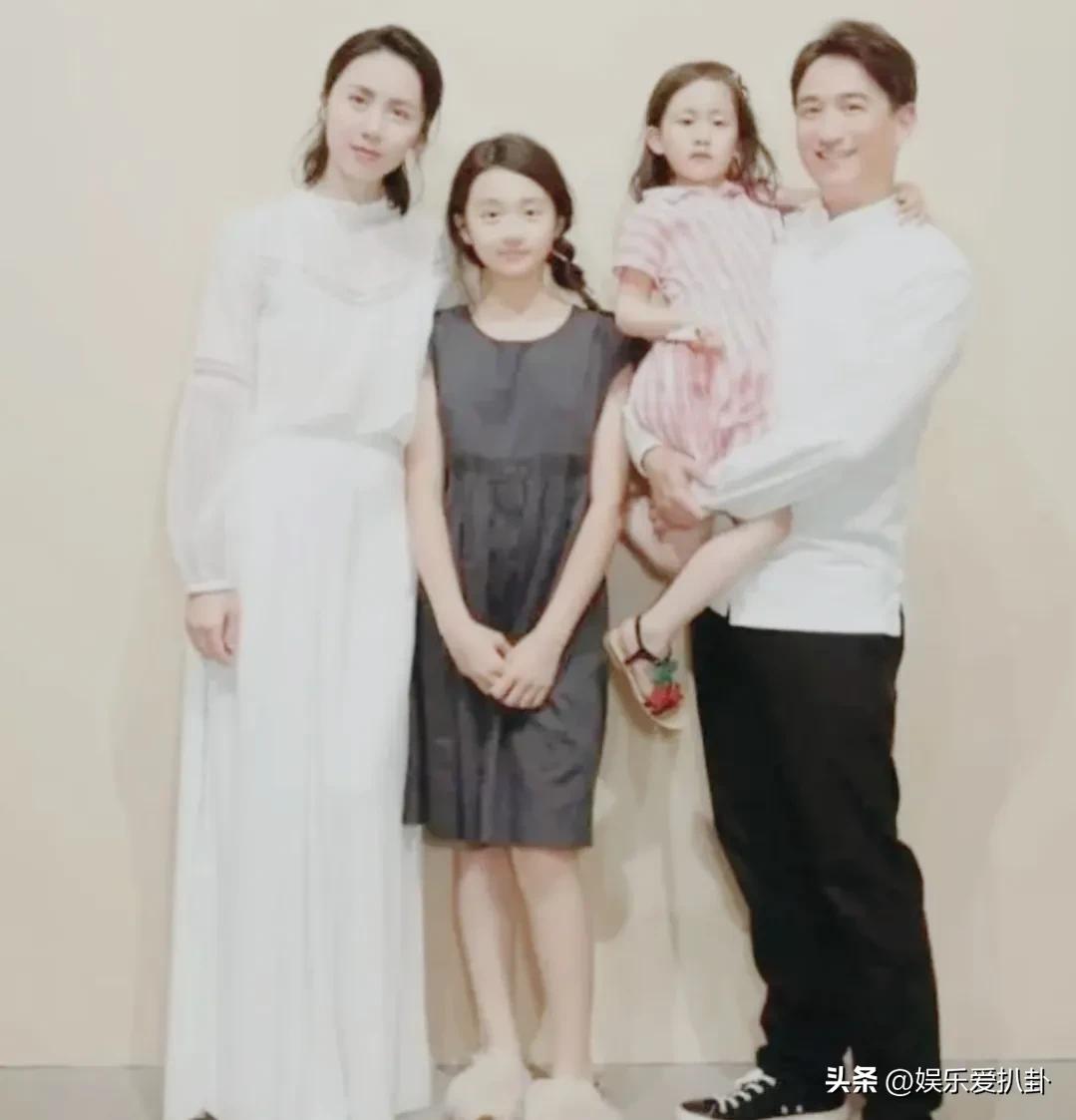 Huang Lei's beautiful wife has a big belly and attracts attention. 51 ...