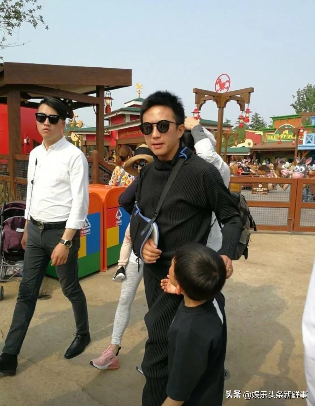 Deng Chao and Sun Li's family, met by chance at Disney, can be called ...