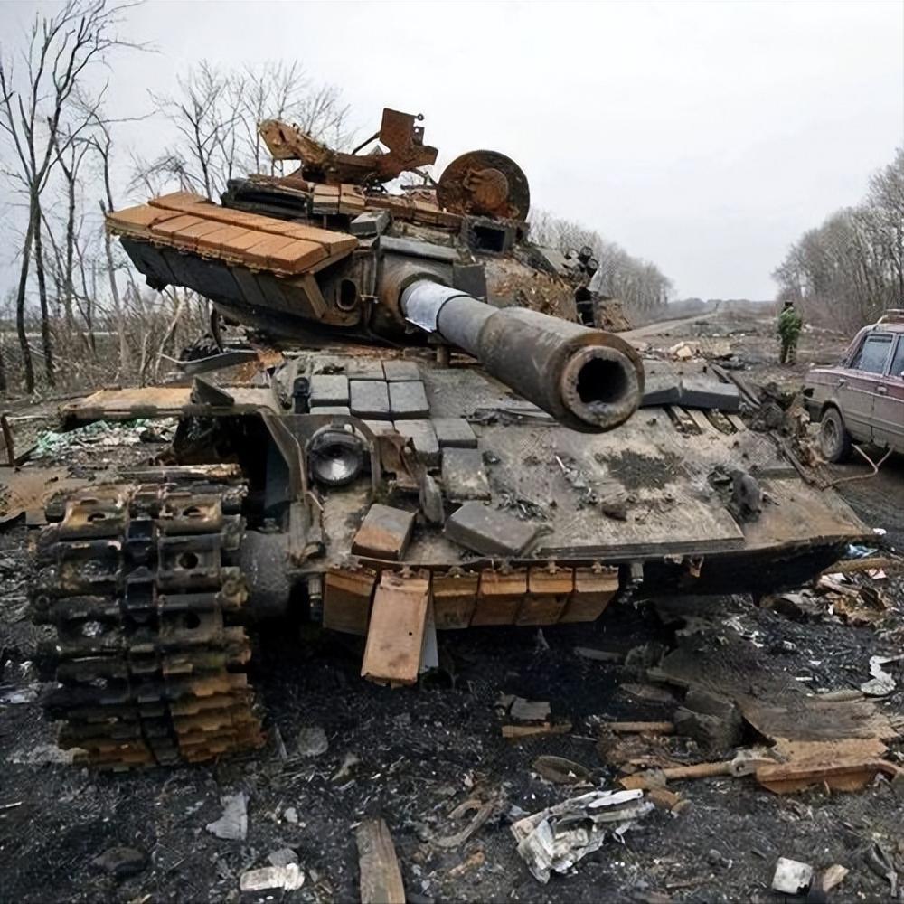 Alarm bells are ringing! The Leopard 2 tank crashed into the sand in ...