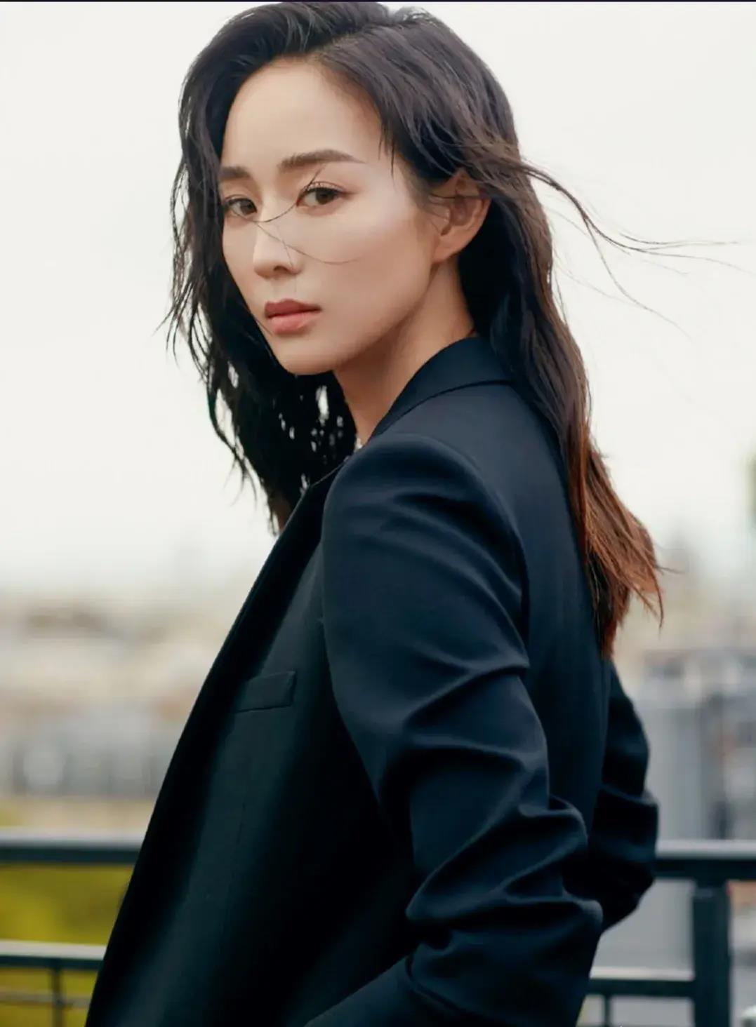 41-year-old Zhang Junning officially announced her relationship and married Malaysian director ...