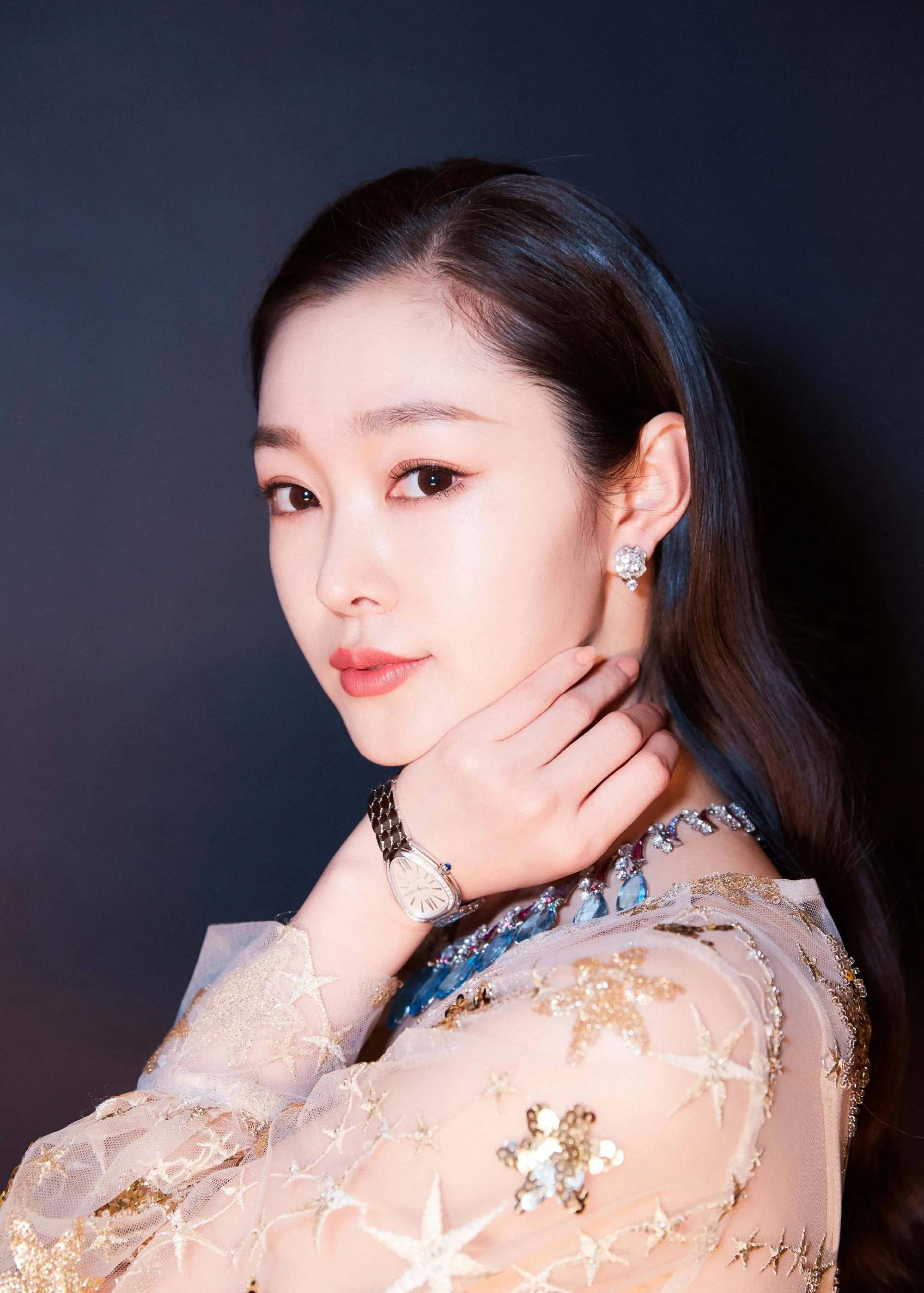 Song Yi's beautiful picture - iNEWS