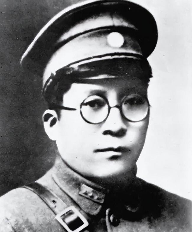 In 1949, Shen Zui reported Zhang Jingfu's murder of Yang Hucheng. 34 ...