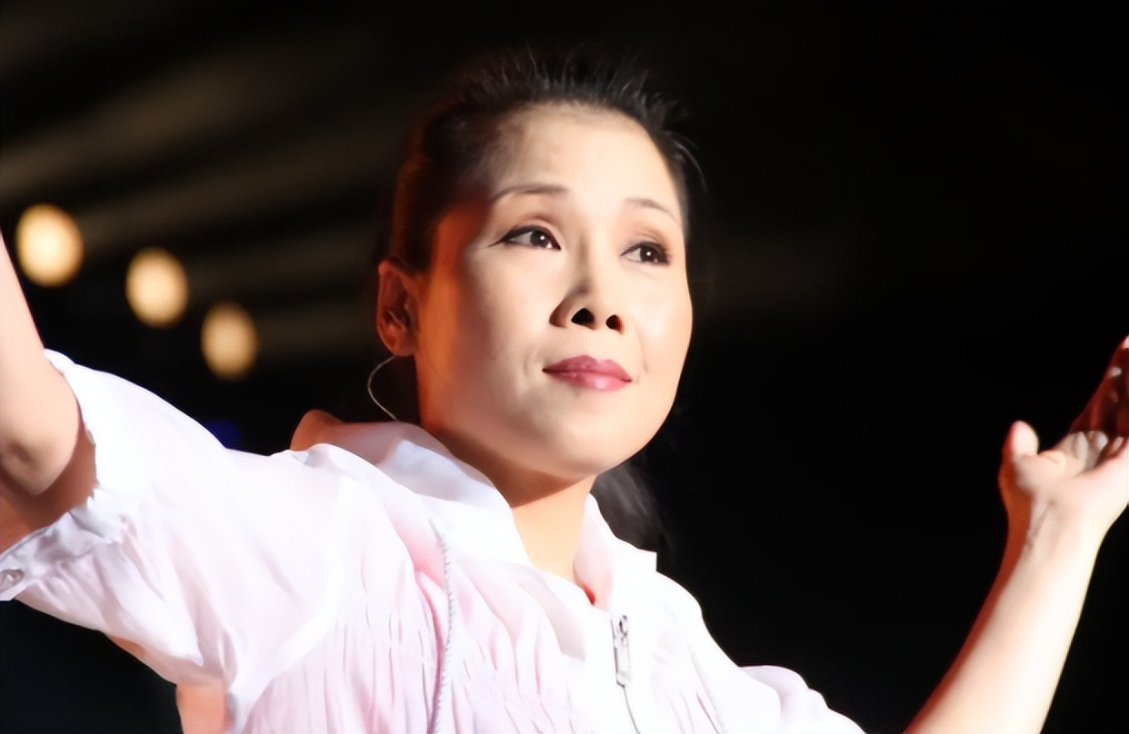 Tian Zhen, the first sister in the music scene: Married to a manager, but unable to have ...