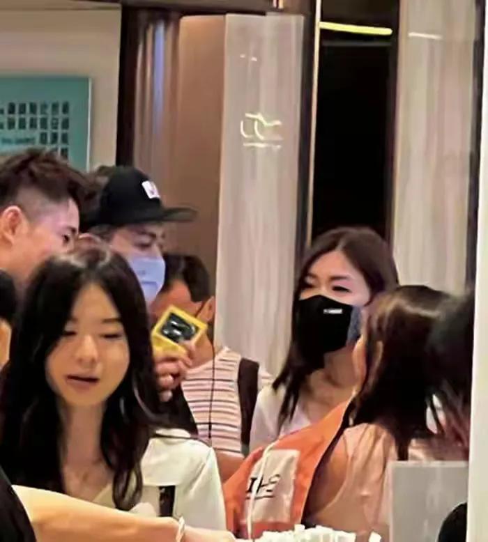 Xu Jiajie and Li Zhiqing were revealed to be secretly dating - both normal and natural - iMedia