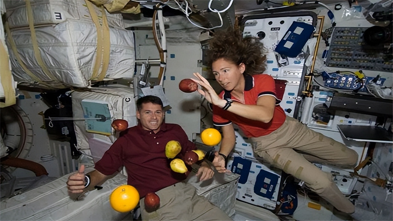 How do astronauts feel when they take off? Having trouble breathing ...