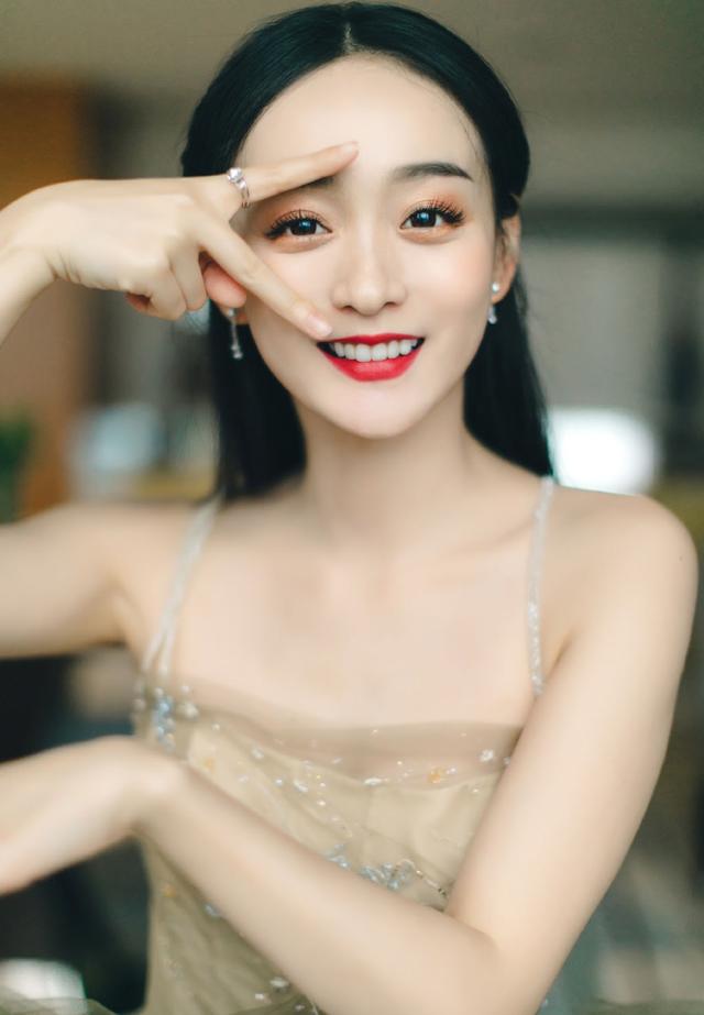 He Hongshan just officially announced her relationship, but her ...