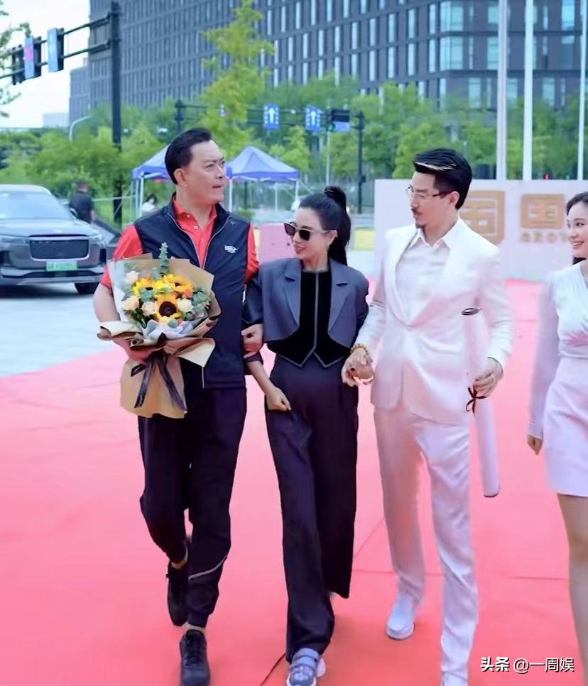 49-year-old Huang Haibing is an Internet celebrity, swaggering down the ...