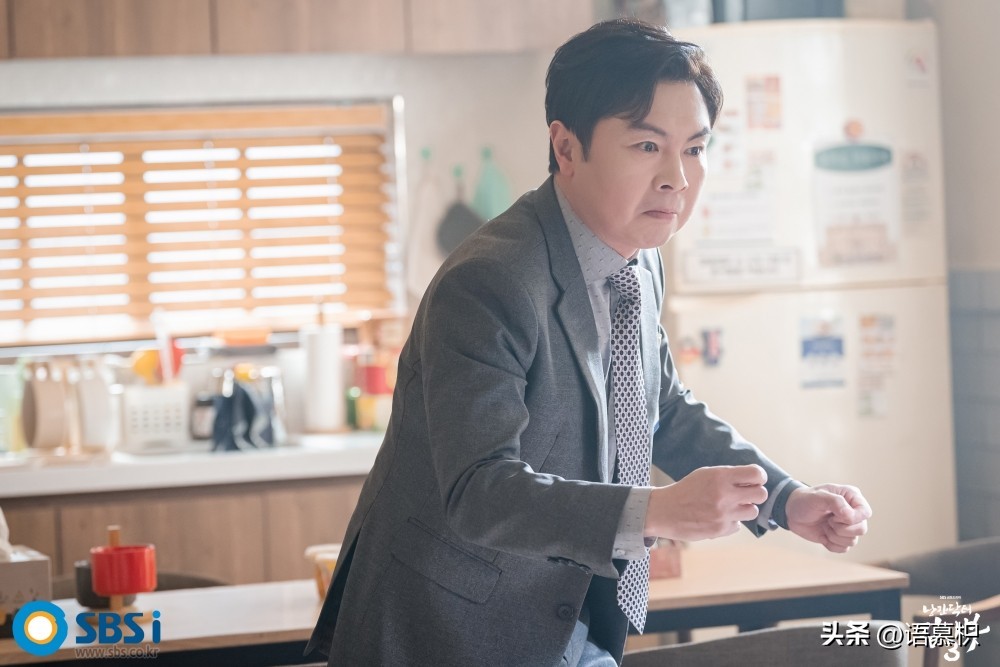 The latest stills of "Master Kim 3" are released! Two pairs of CPs are ...